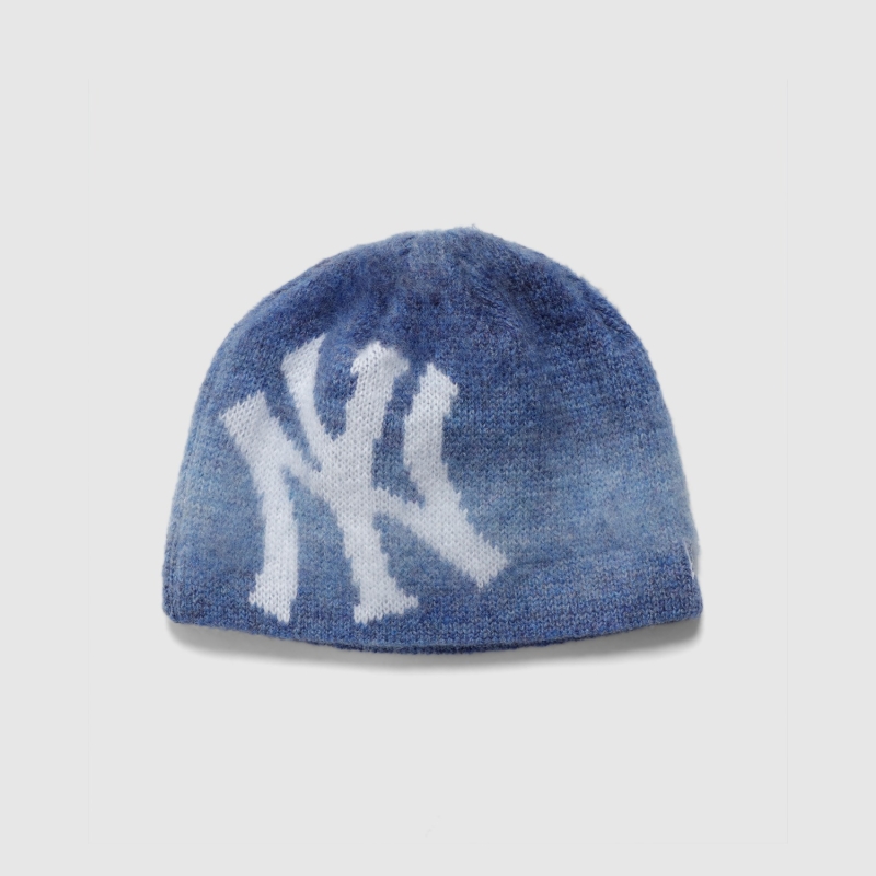 New Era New York Yankees Gradient Skully Beanie Blue | Fast